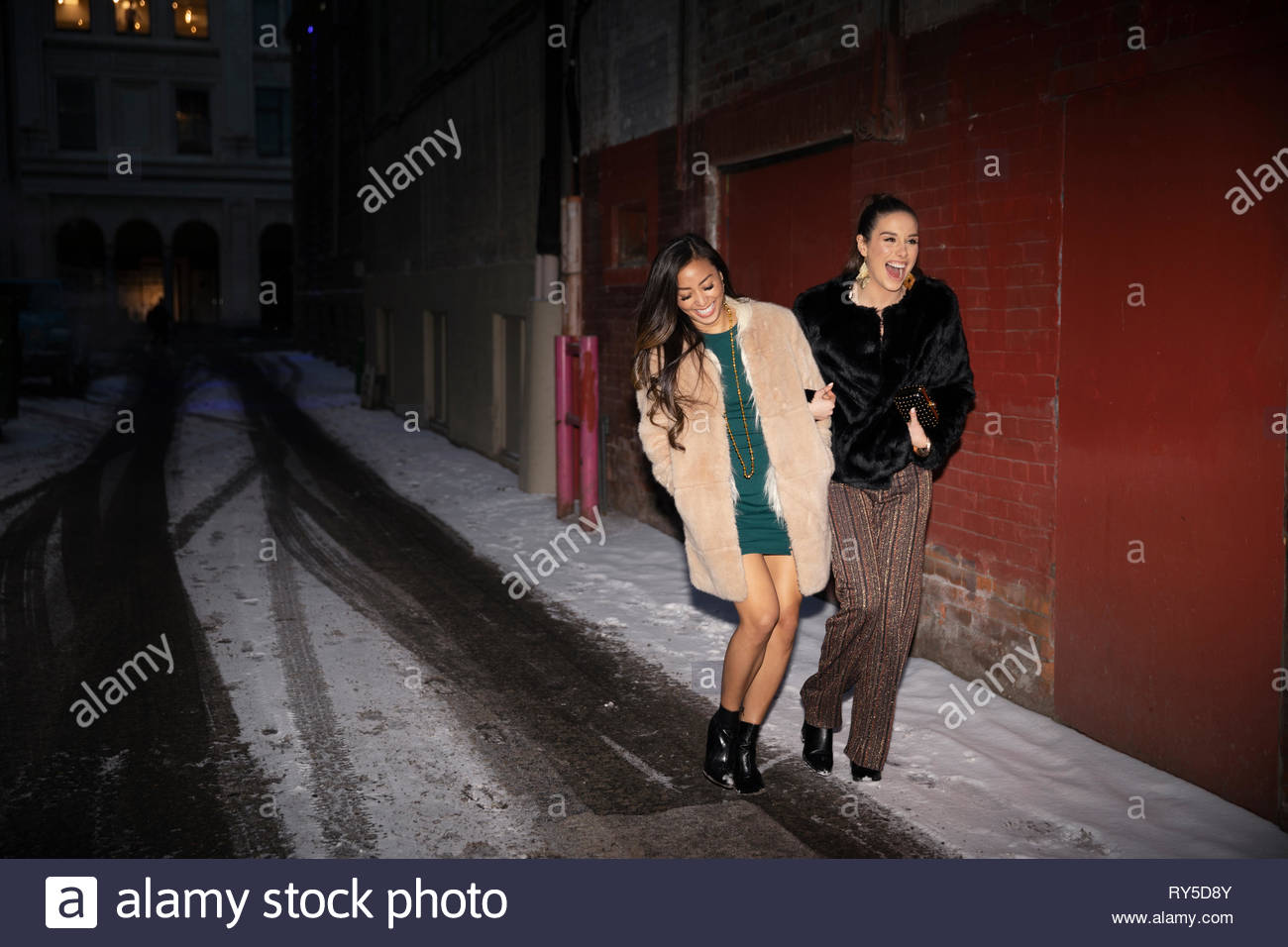 Woman leaving nightclub hi-res stock photography and images - Alamy
