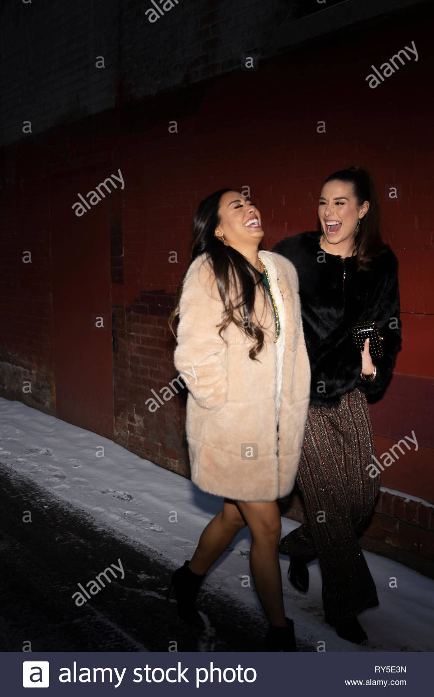 Back alley night hi-res stock photography and images - Alamy