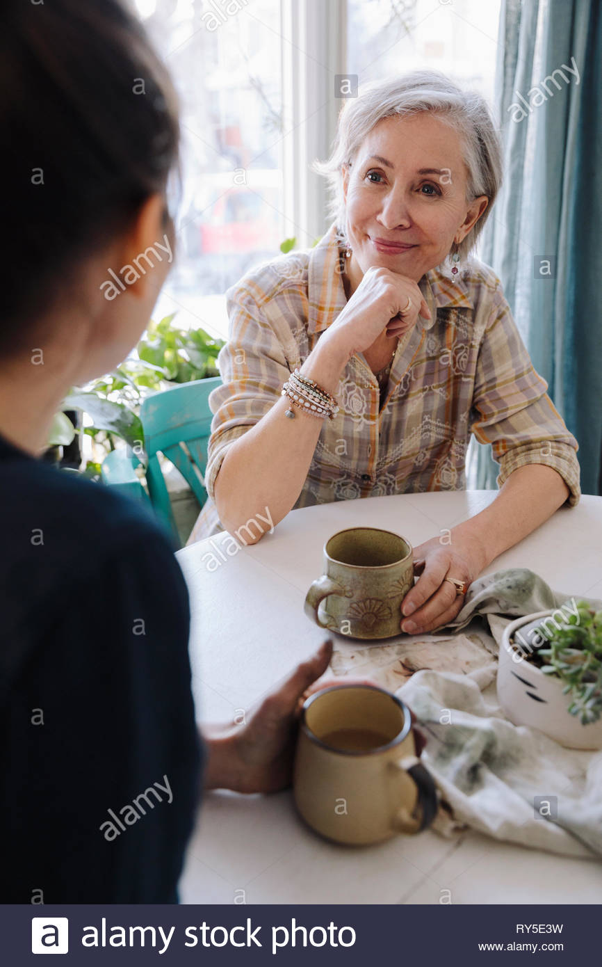 Adult mother daughter drinking tea hi-res stock photography and images ...
