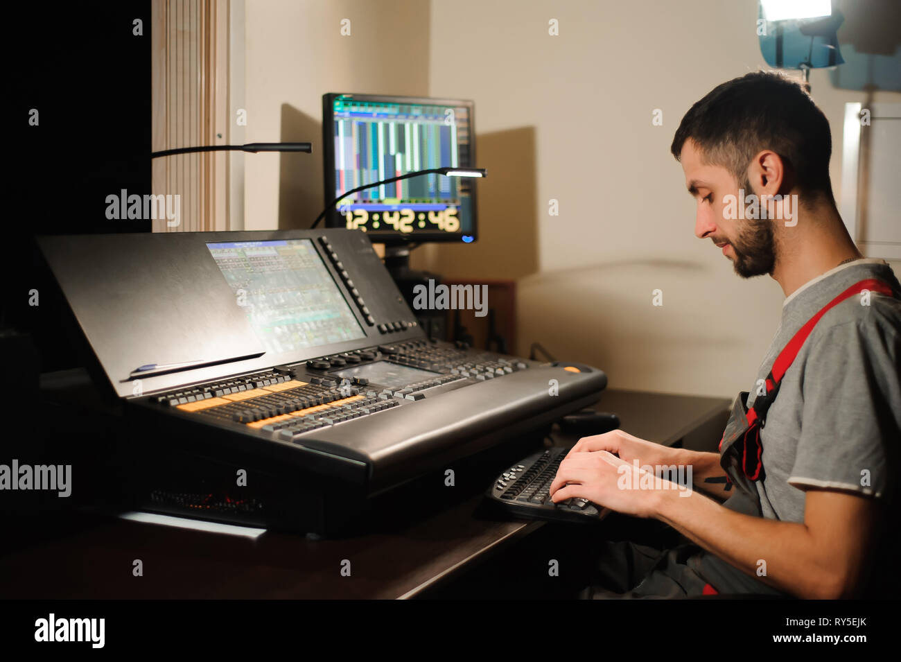 Lighting Equipment Concert High Resolution Stock Photography and Images ...