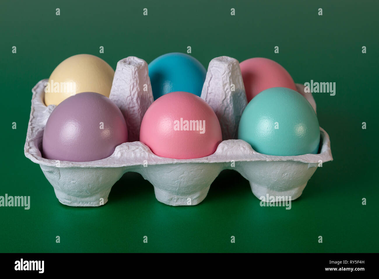 Easter egg hi-res stock photography and images - Alamy