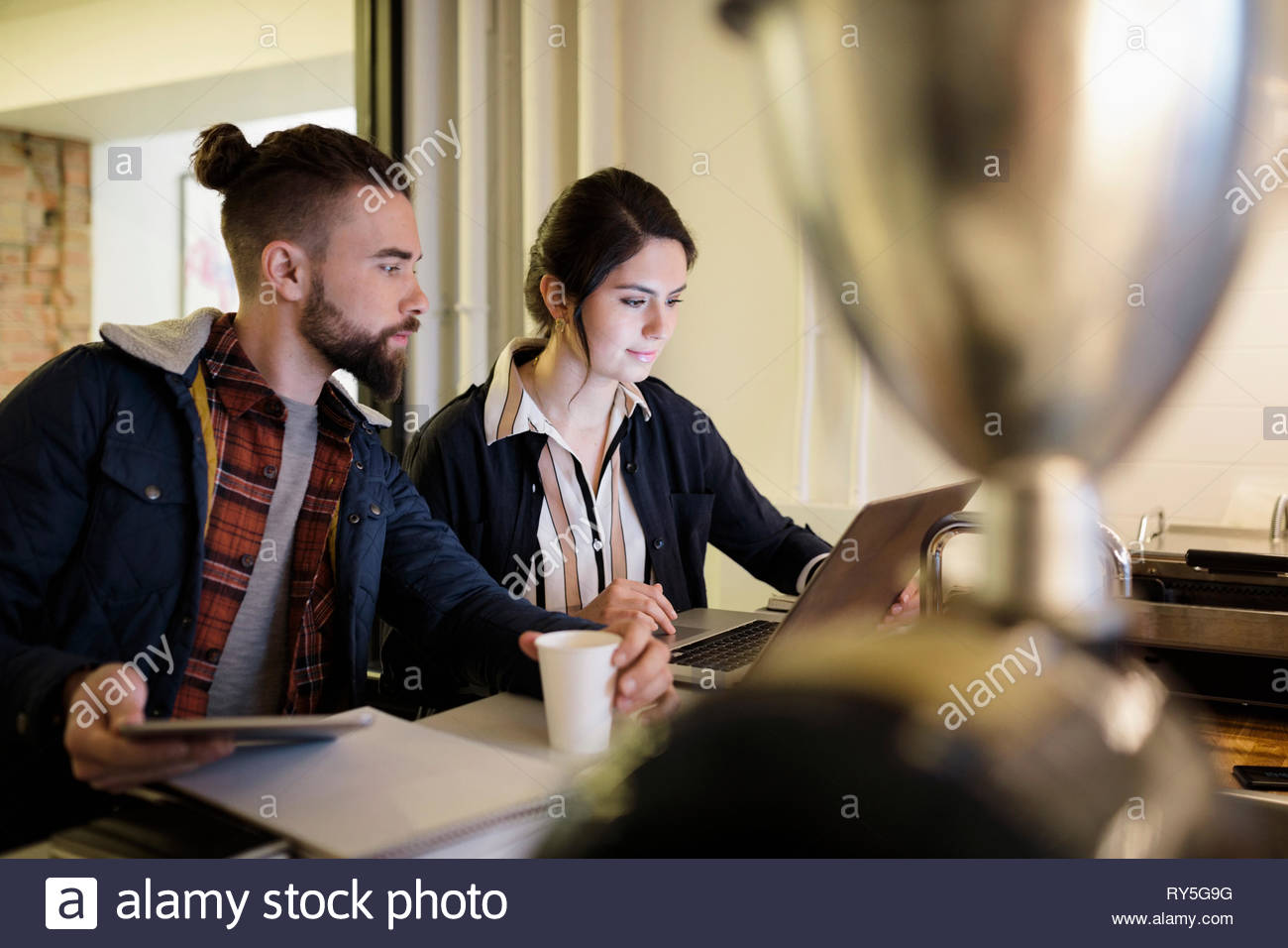 University student working hi-res stock photography and images - Alamy