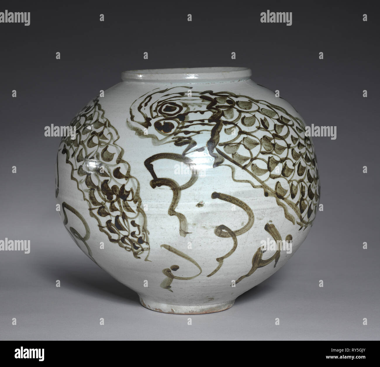Joseon dynasty jar hi-res stock photography and images - Alamy