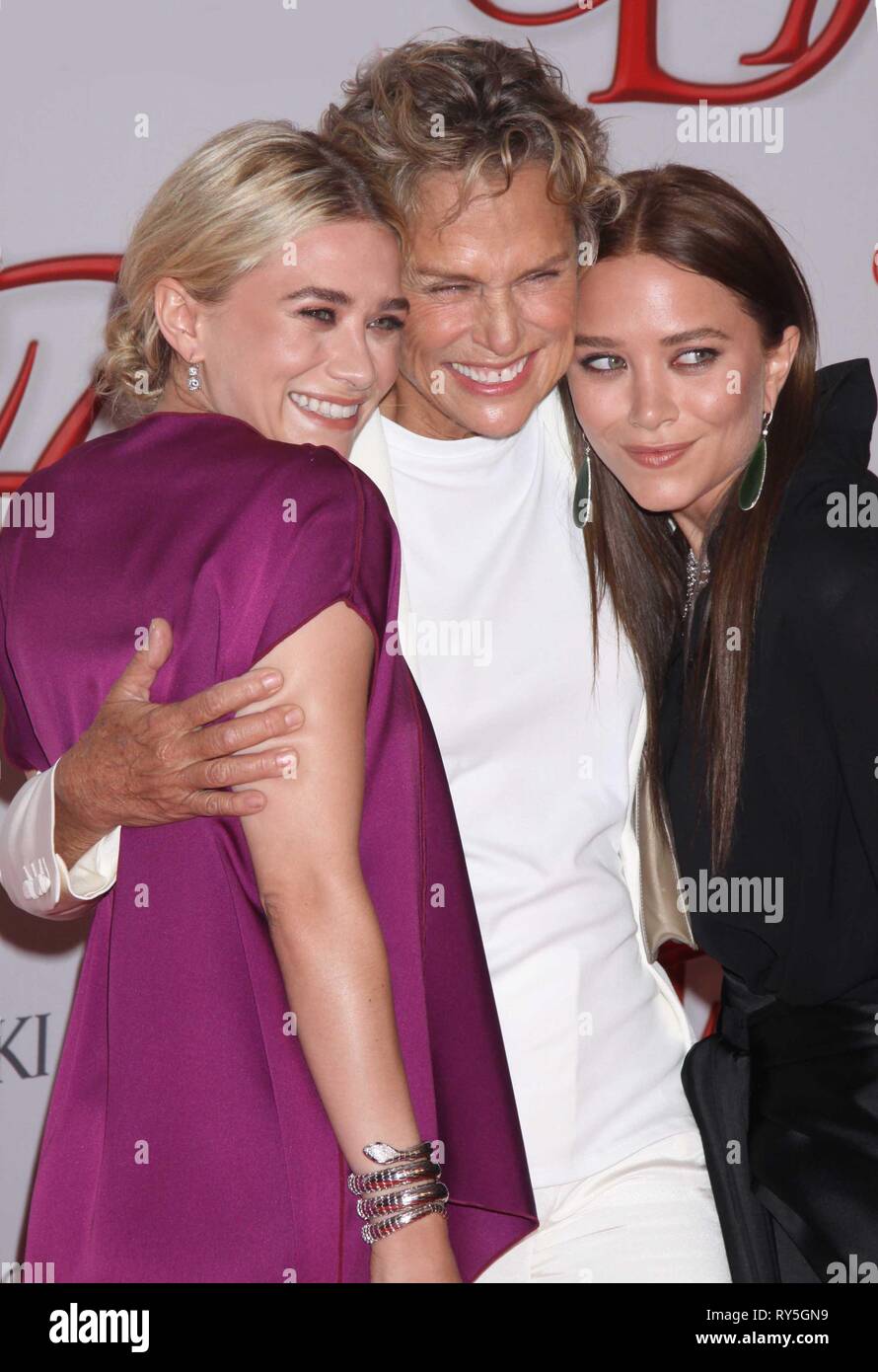 Actress mary kate and ashley olsen hi-res stock photography and images ...