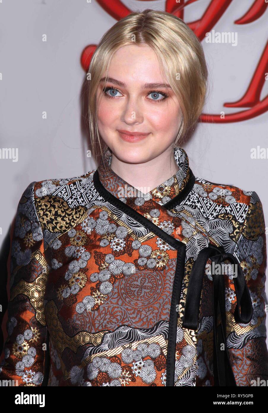 Dakota fanning film actress hi-res stock photography and images - Alamy
