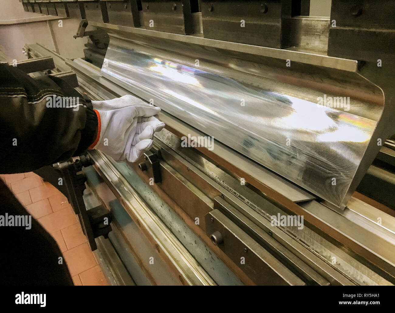 Sheet metal bending in hi-res stock photography and images - Alamy