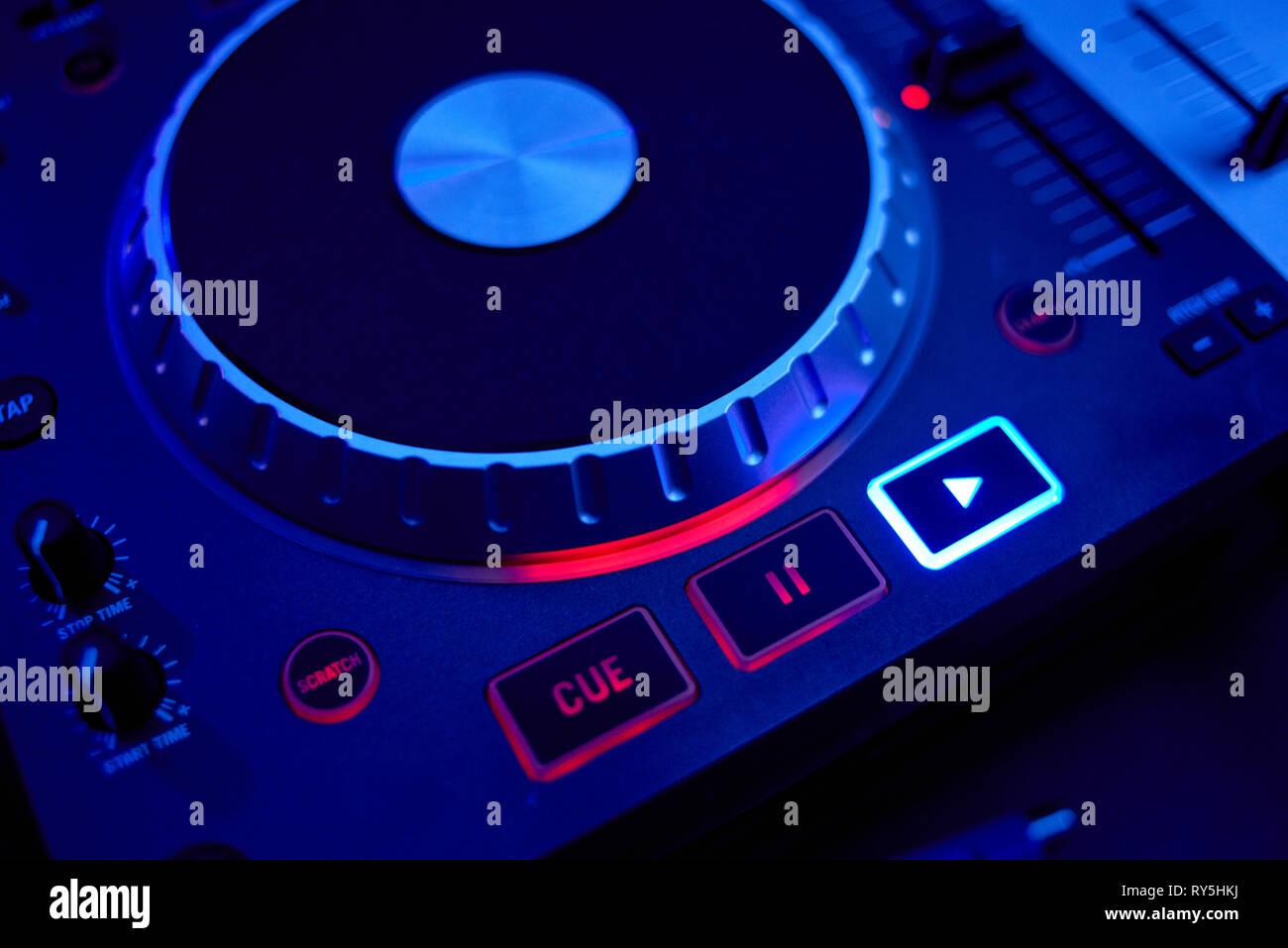 Disc jokey hi-res stock photography and images - Alamy