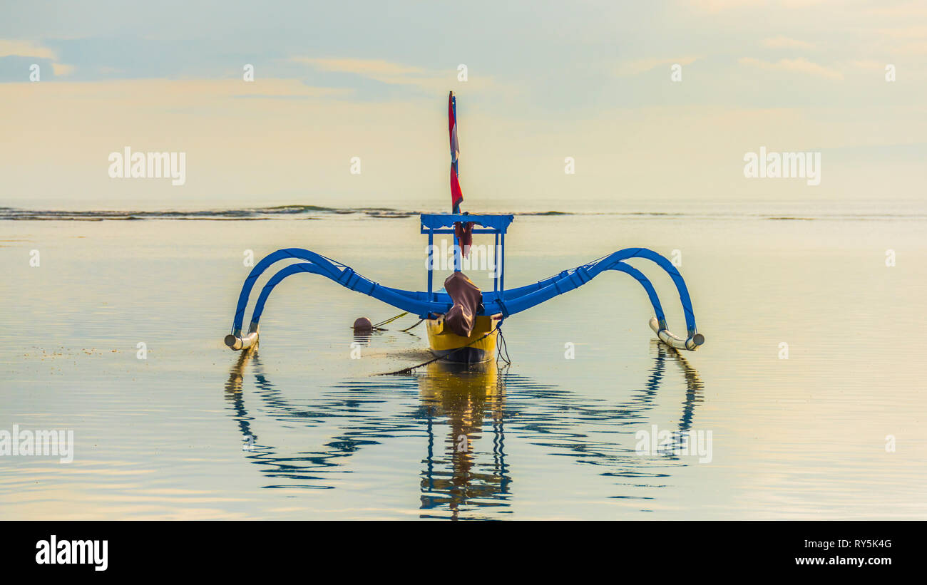 Jukung hi-res stock photography and images - Alamy