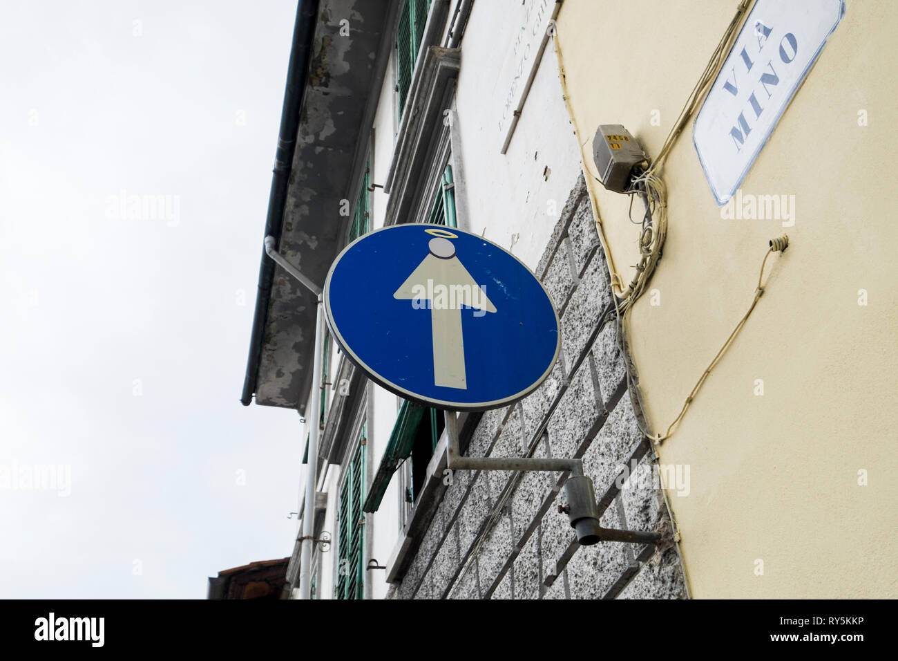Halo sign hi-res stock photography and images - Alamy
