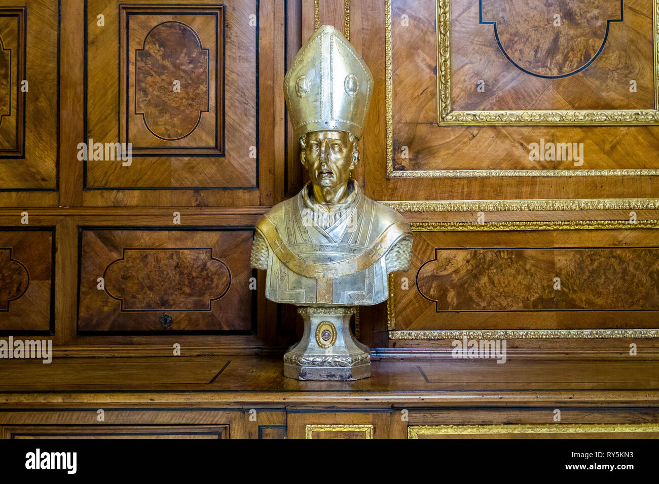 Catholic Priest High Resolution Stock Photography and Images - Alamy