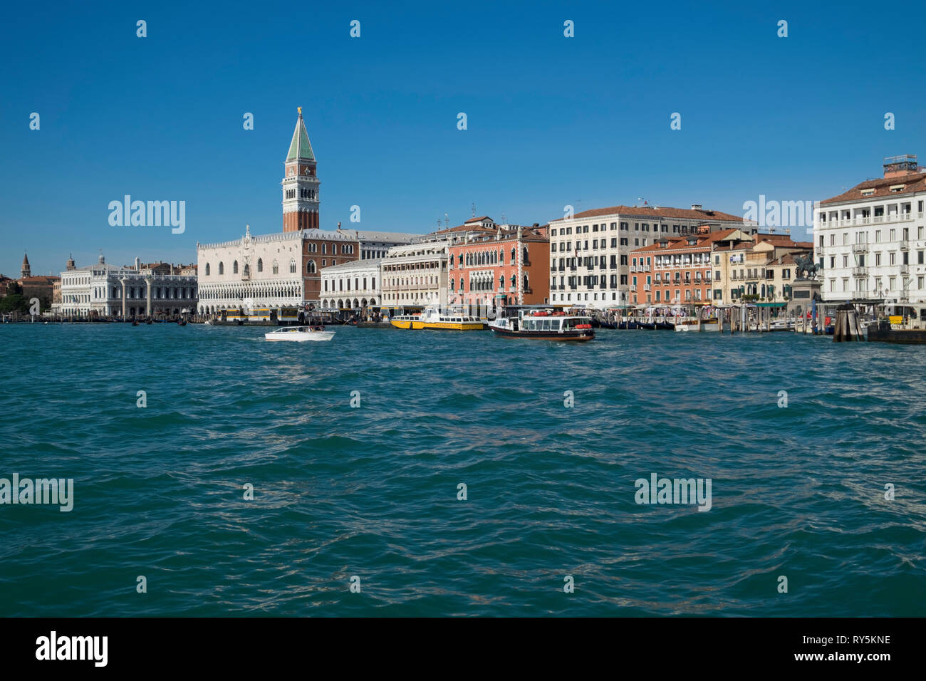 Venice overview of city hi-res stock photography and images - Alamy