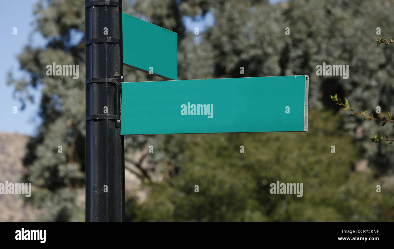 Blank Green Street Sign 2 Stock Photo - Alamy