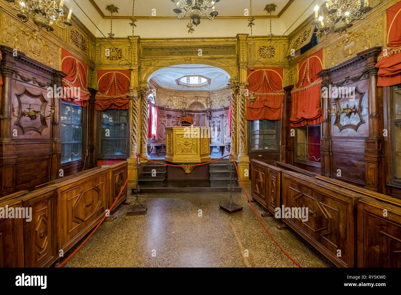 Interior of the Jewish Canton synagogue in Venice, Italy Stock Photo ...
