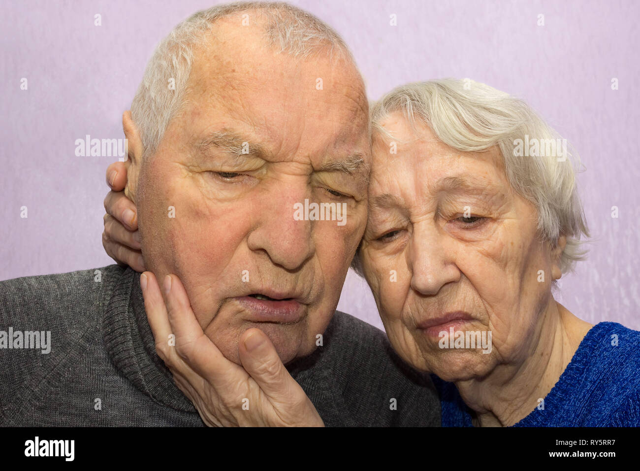 Man woman couple older sad hi-res stock photography and images - Alamy