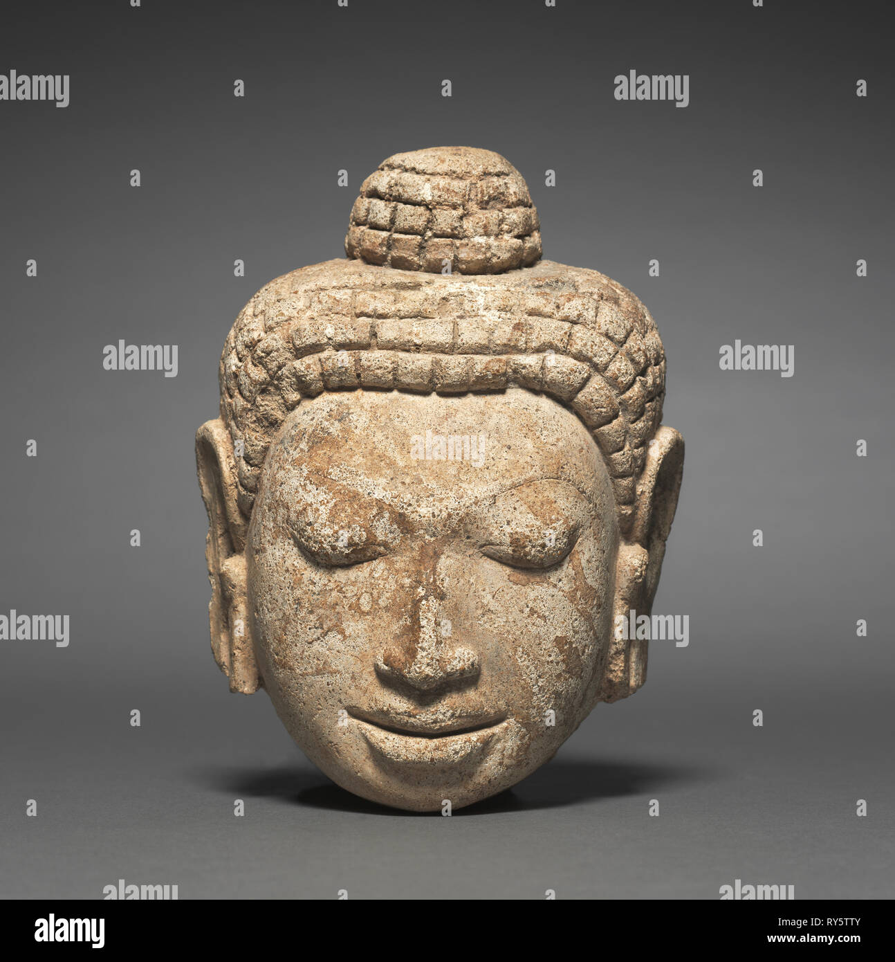 Dvaravati hi-res stock photography and images - Alamy