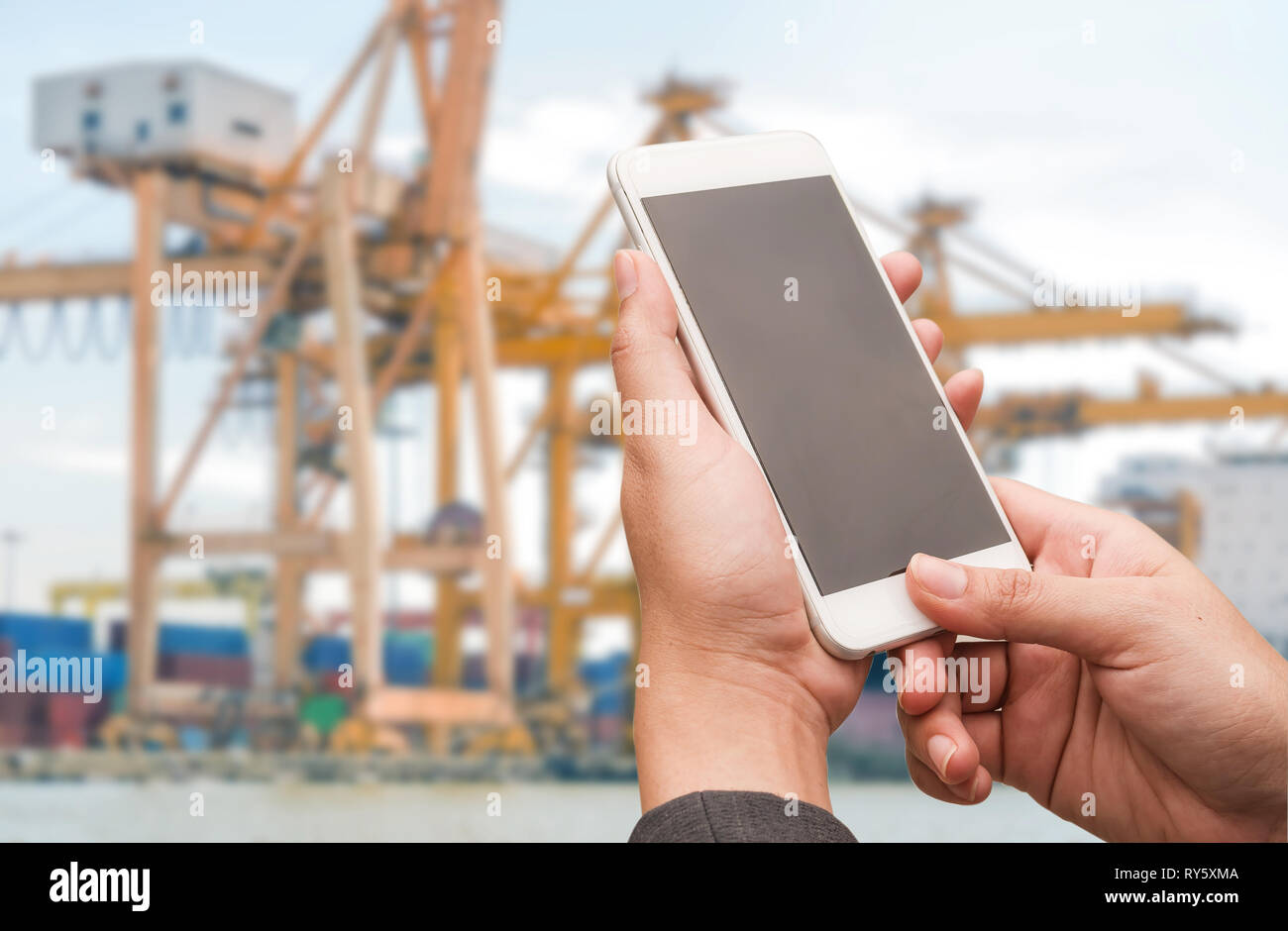 Online delivery concept warehouse logistic hi-res stock photography and ...