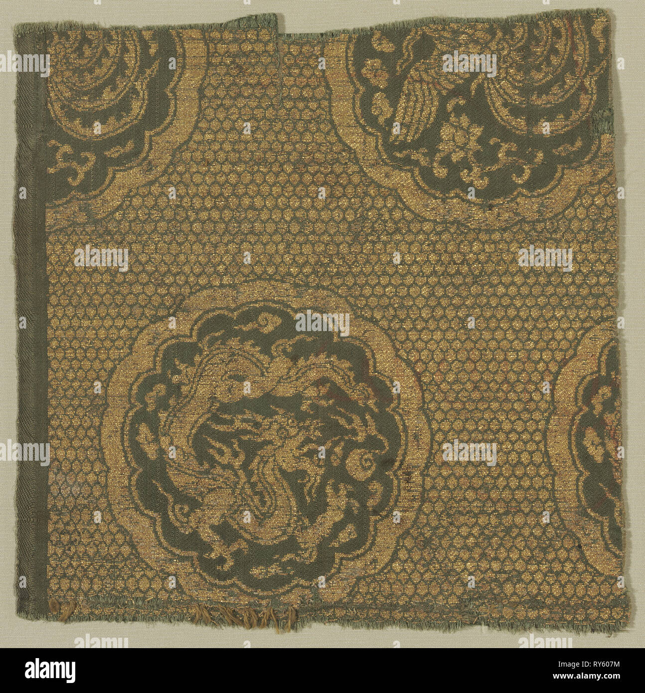 Textile with Phoenixes and Dragons, 1279-1368. China, Yuan dynasty ...
