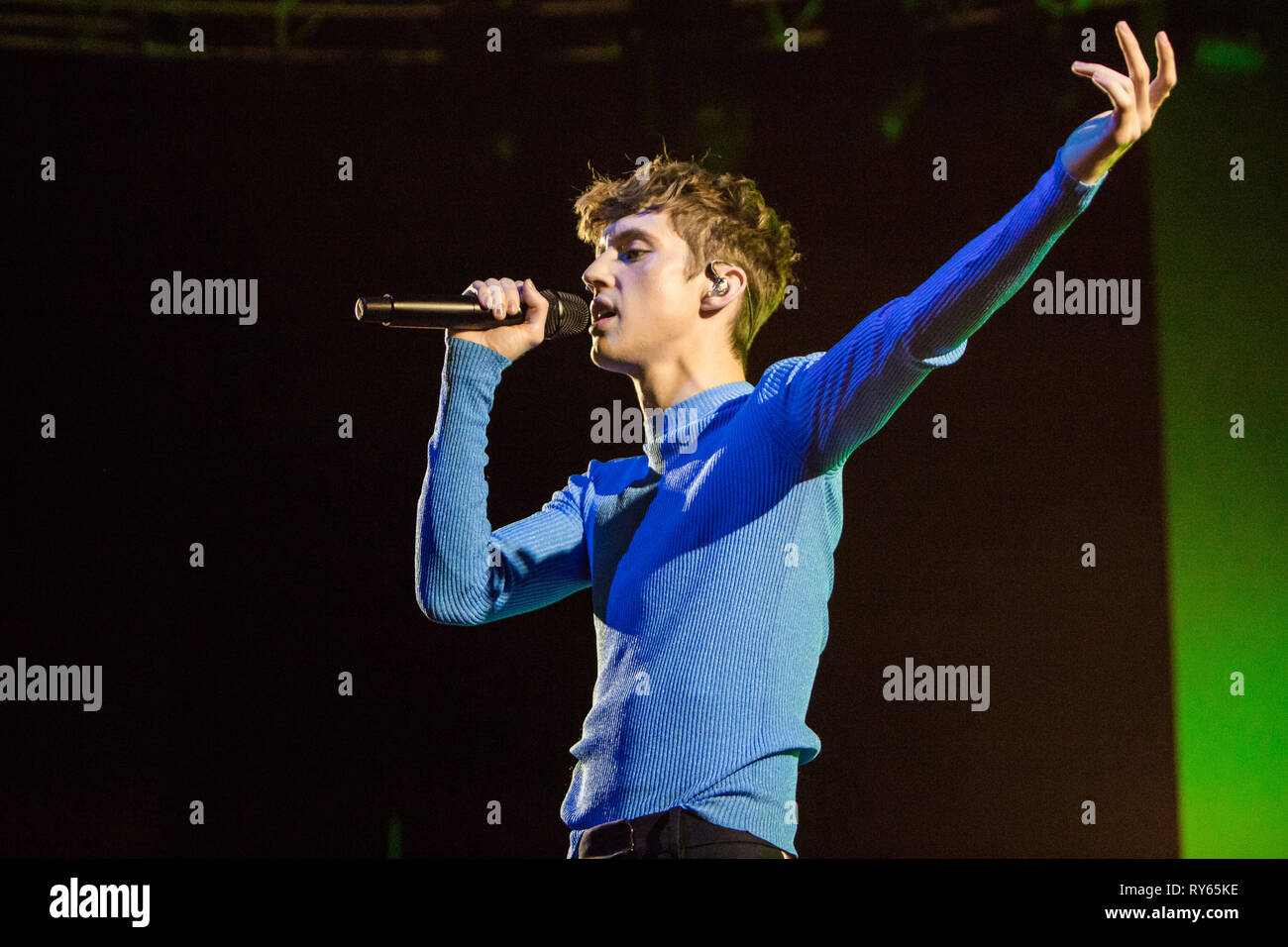 Troye sivan bloom hi-res stock photography and images - Alamy