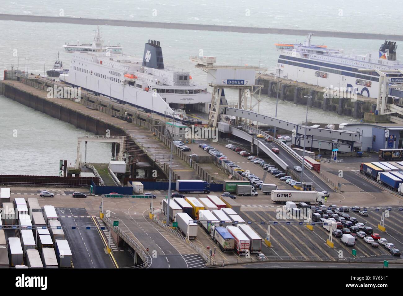 Lorries dover delays hi-res stock photography and images - Alamy