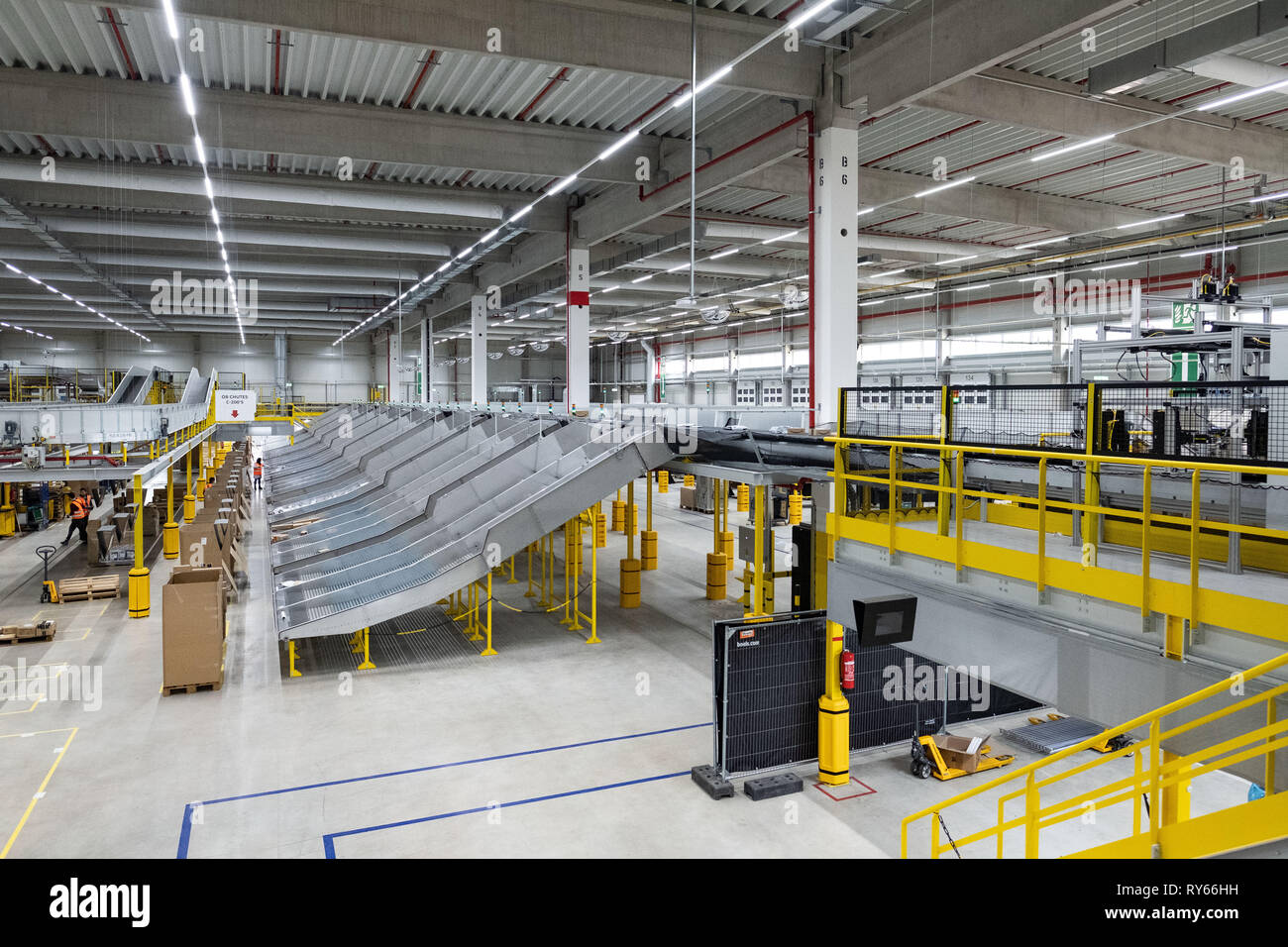 Amazon workspaces hi-res stock photography and images - Alamy