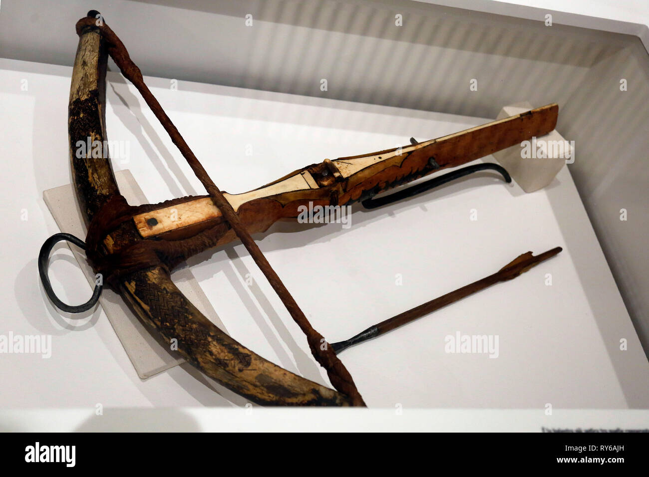 Crossbow italy hi-res stock photography and images - Alamy