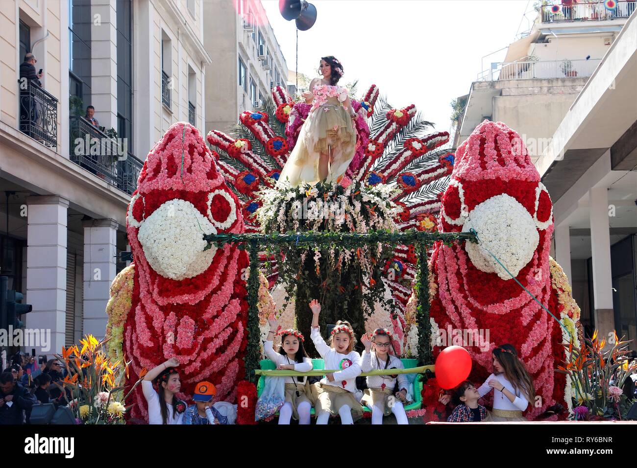 Athens, Greece. 10th Mar, 2019. A majestic chariot carrying the queen ...