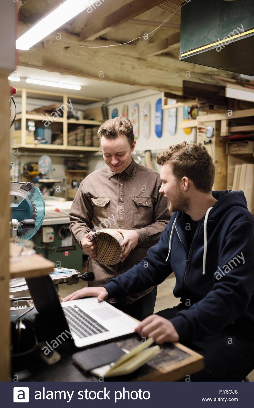 Quality control artists hi-res stock photography and images - Alamy