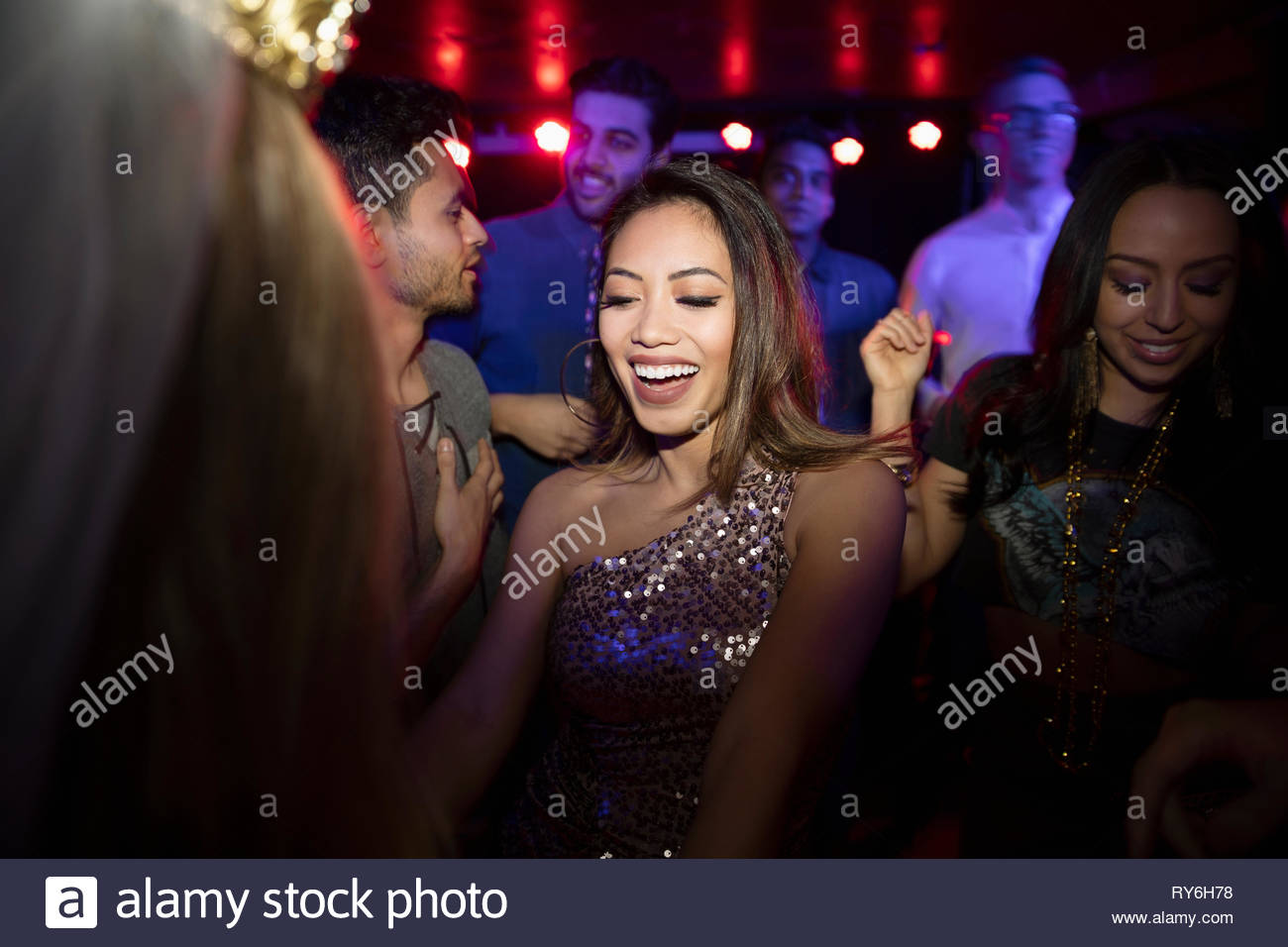 Dance group nightclub hi-res stock photography and images - Alamy