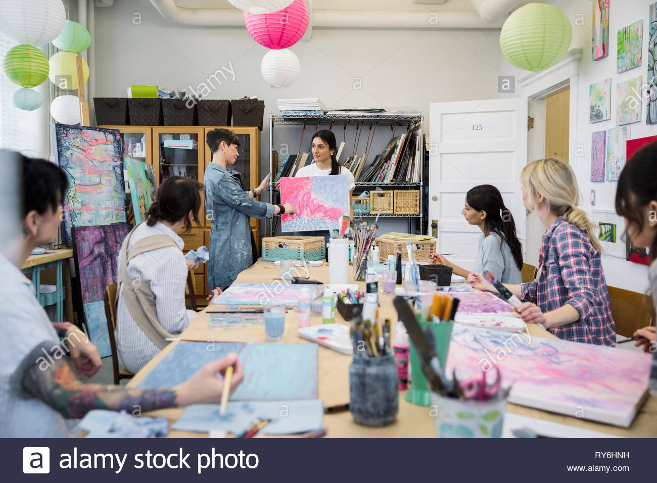 Presenting to a group hi-res stock photography and images - Alamy