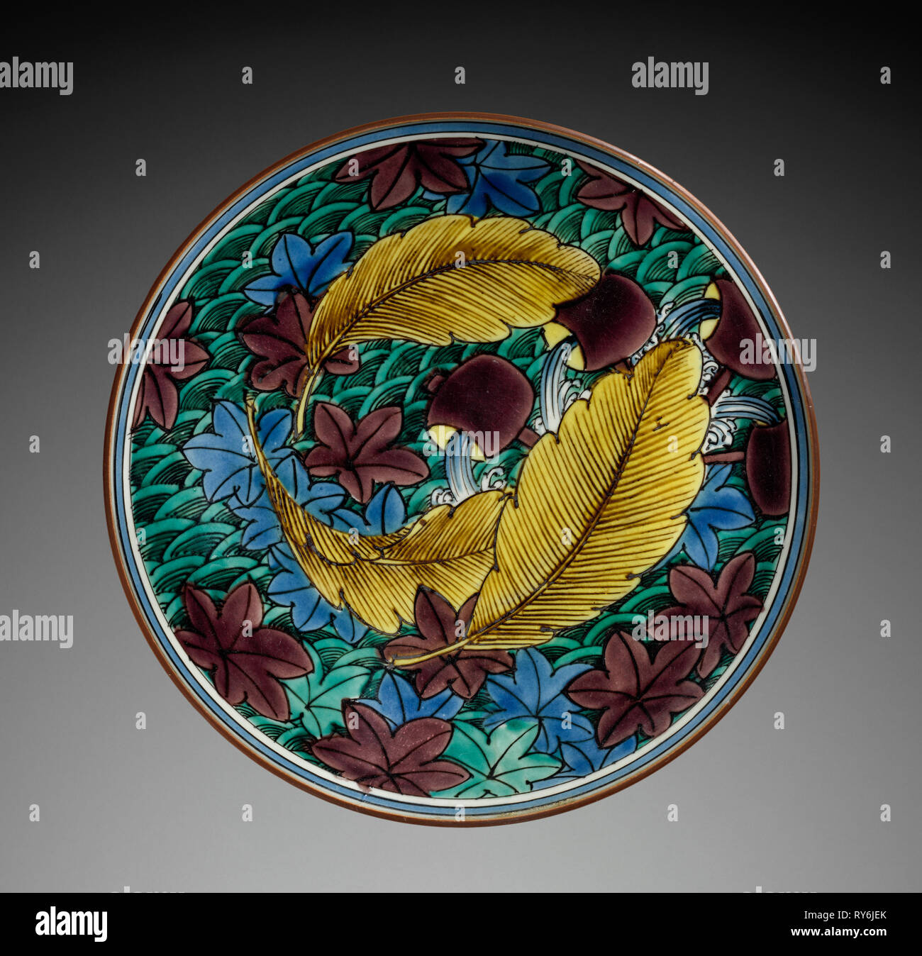 Porcelain with underglaze blue and overglaze enamel decoration hi-res ...