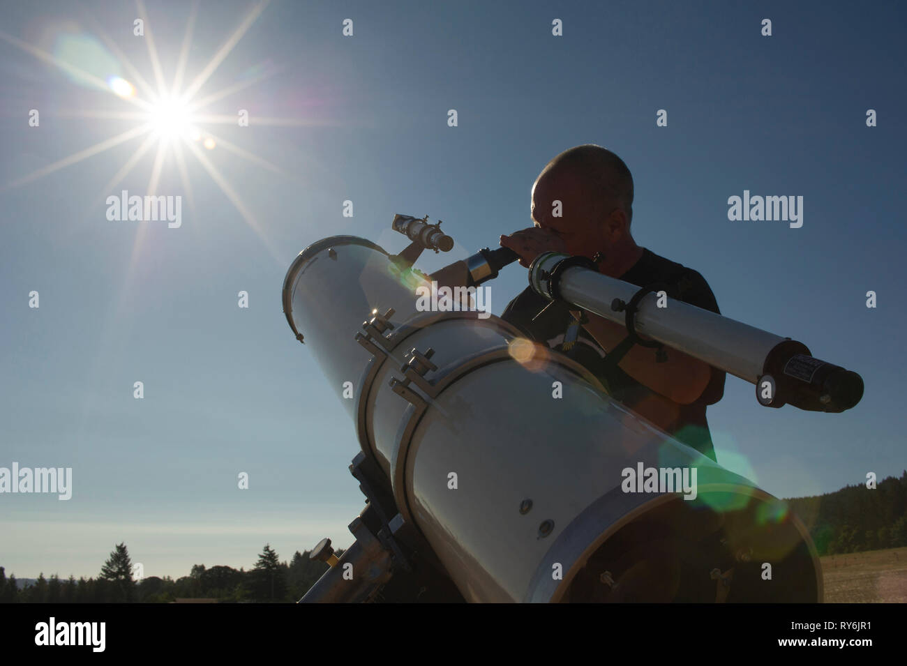 Astronomer Telescope Stock Photos & Astronomer Telescope Stock Images ...