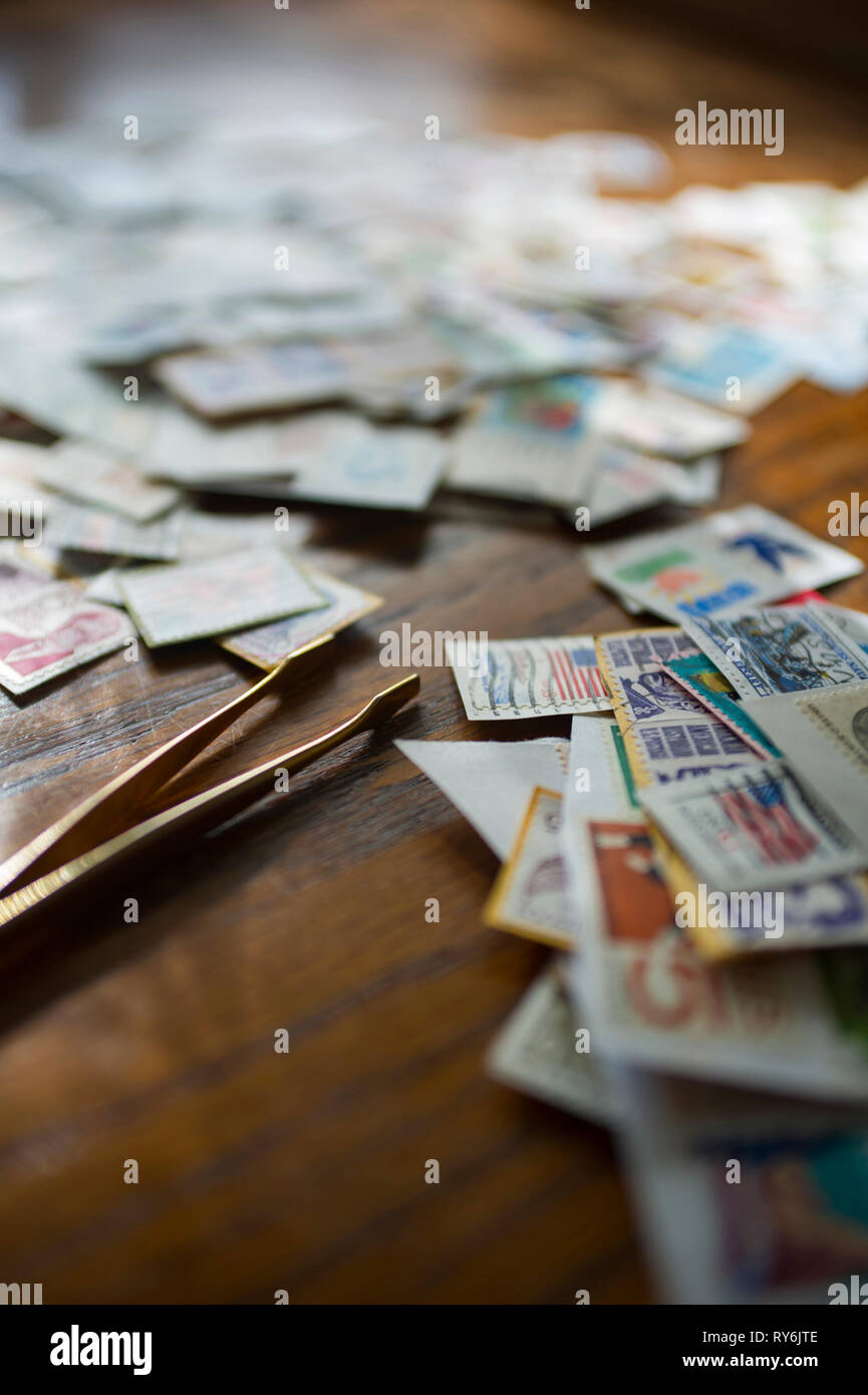 Postage stamp shape hi-res stock photography and images - Alamy