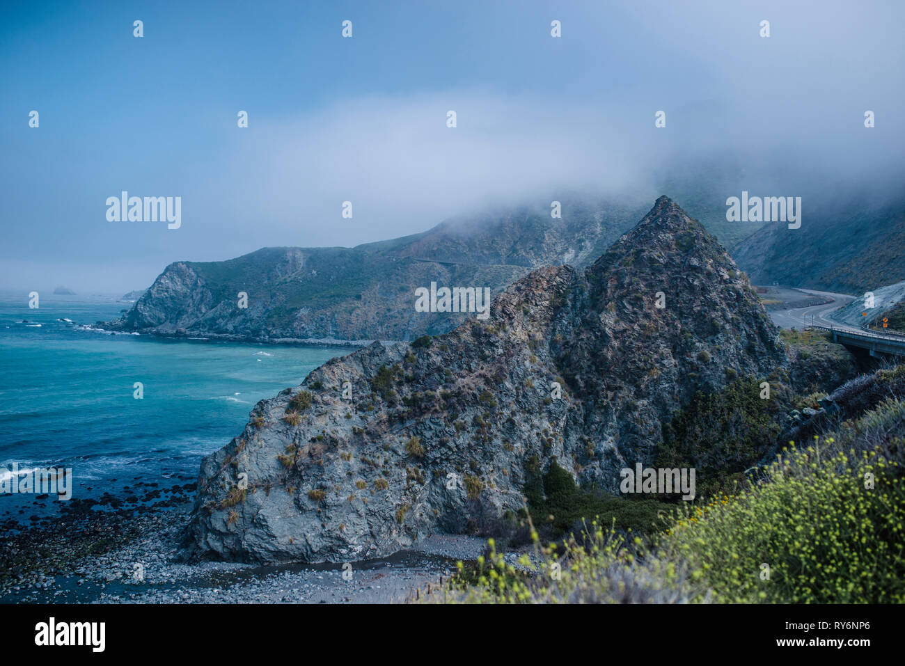 Big sur scenic beach hi-res stock photography and images - Alamy