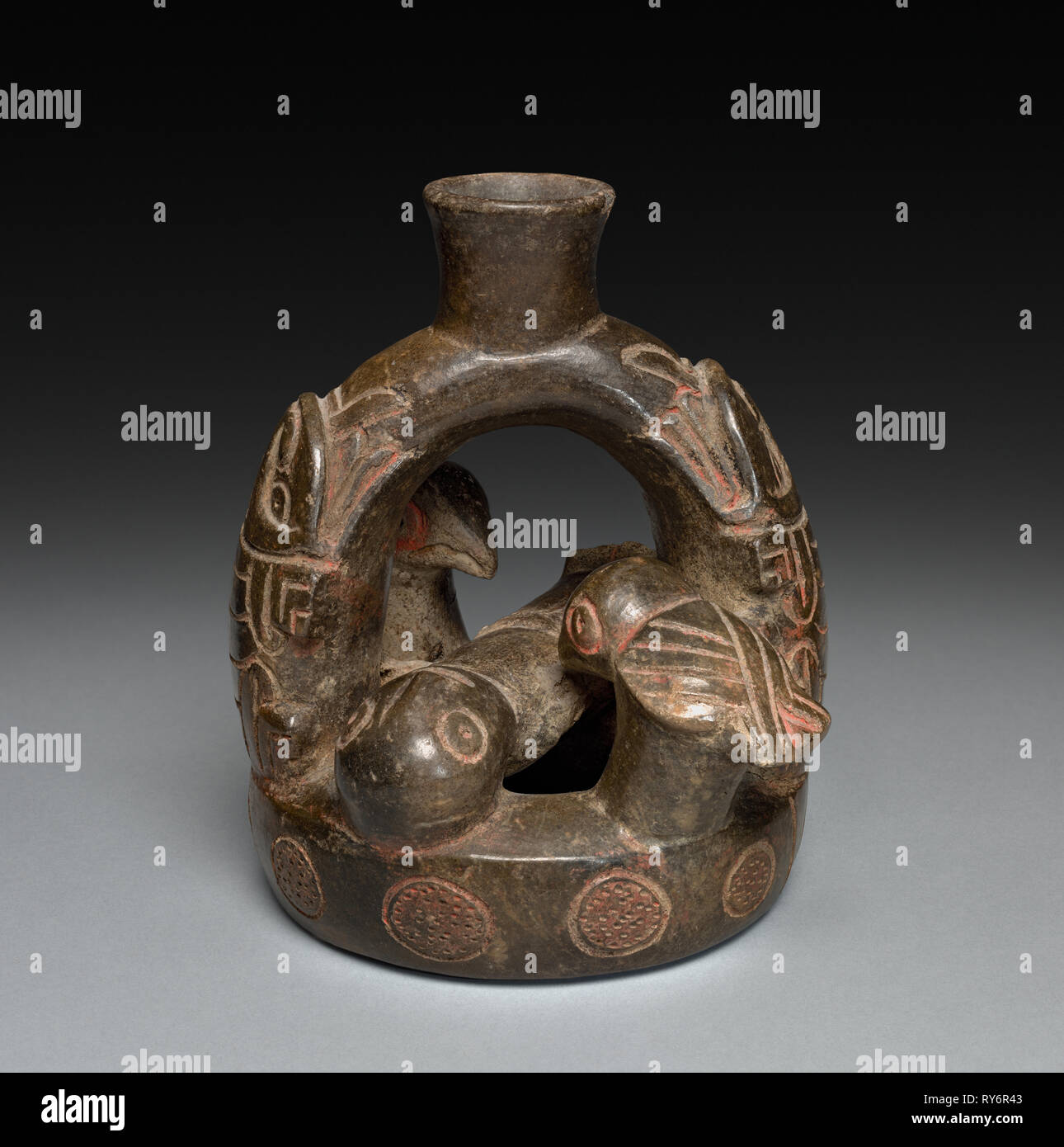 Ceramic figure vessel hi-res stock photography and images - Alamy