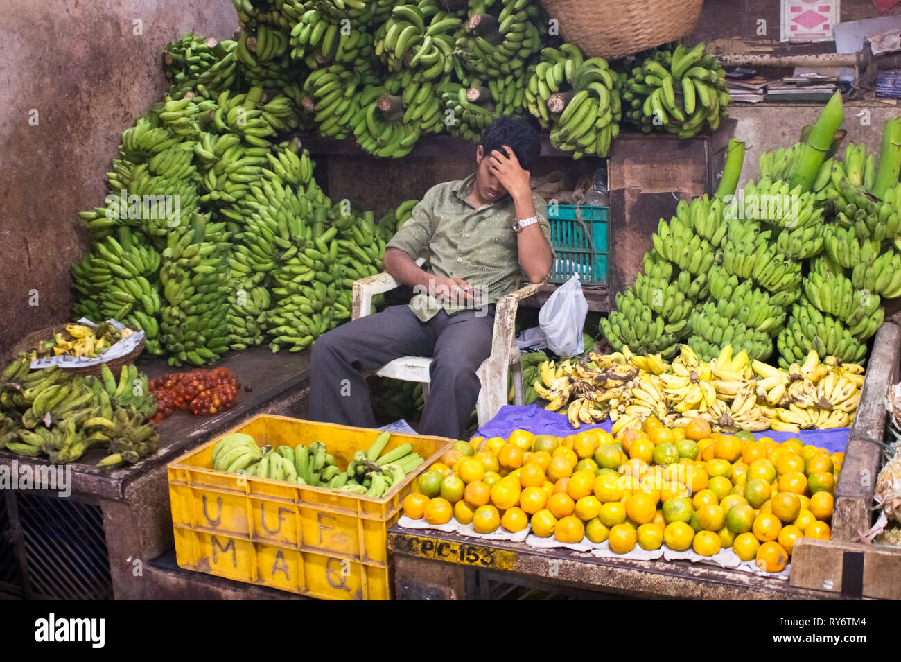 Indian vegetable vendor hi-res stock photography and images - Alamy
