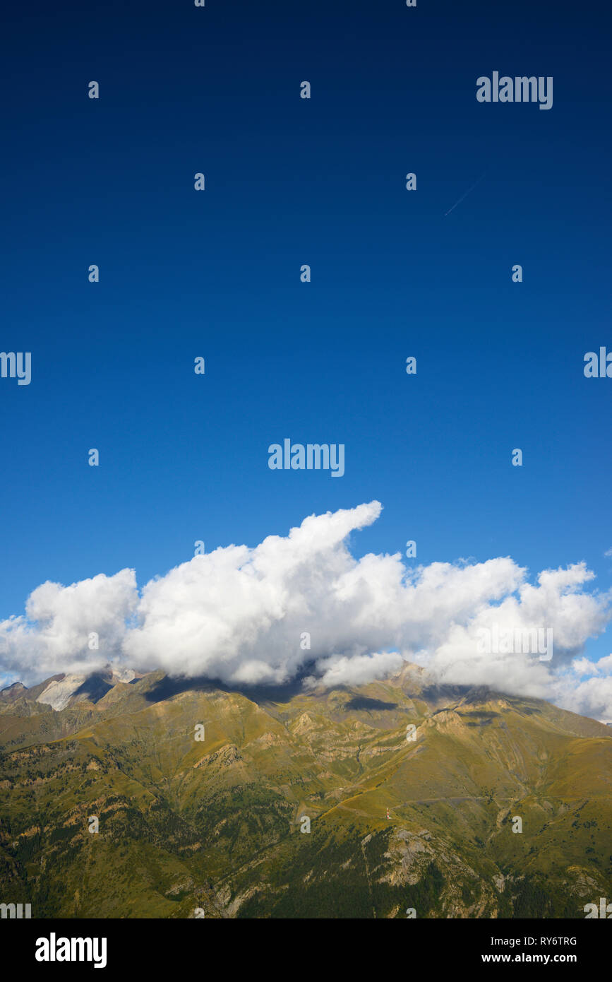 Blue scenic scene hi-res stock photography and images - Alamy