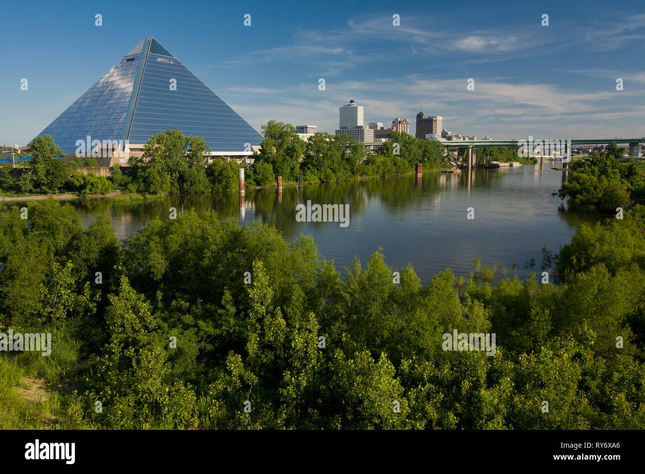 Memphis tennessee pyramid hi-res stock photography and images - Alamy