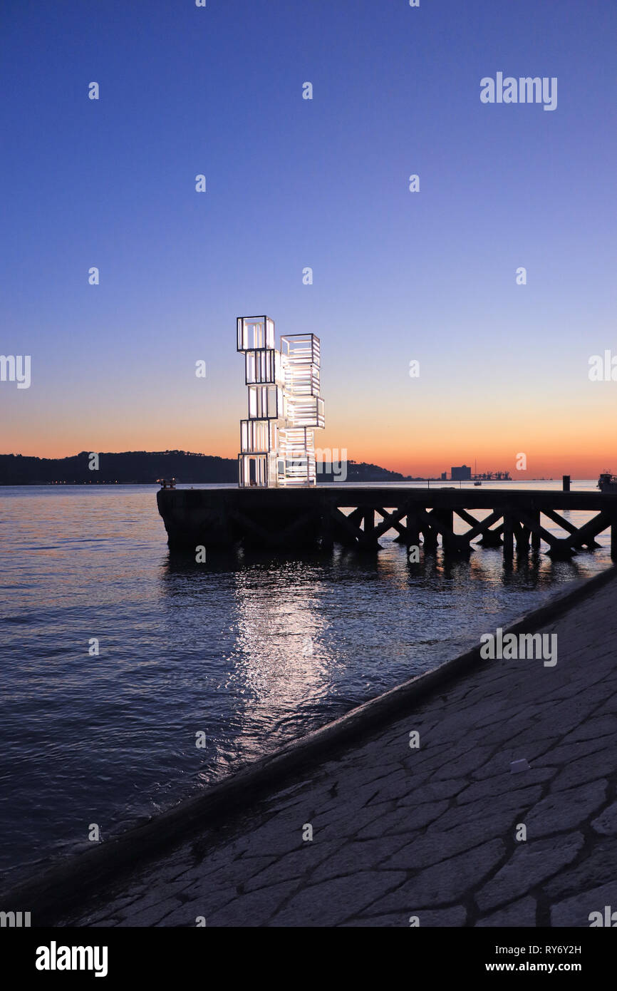 Riverside jetty hi-res stock photography and images - Alamy