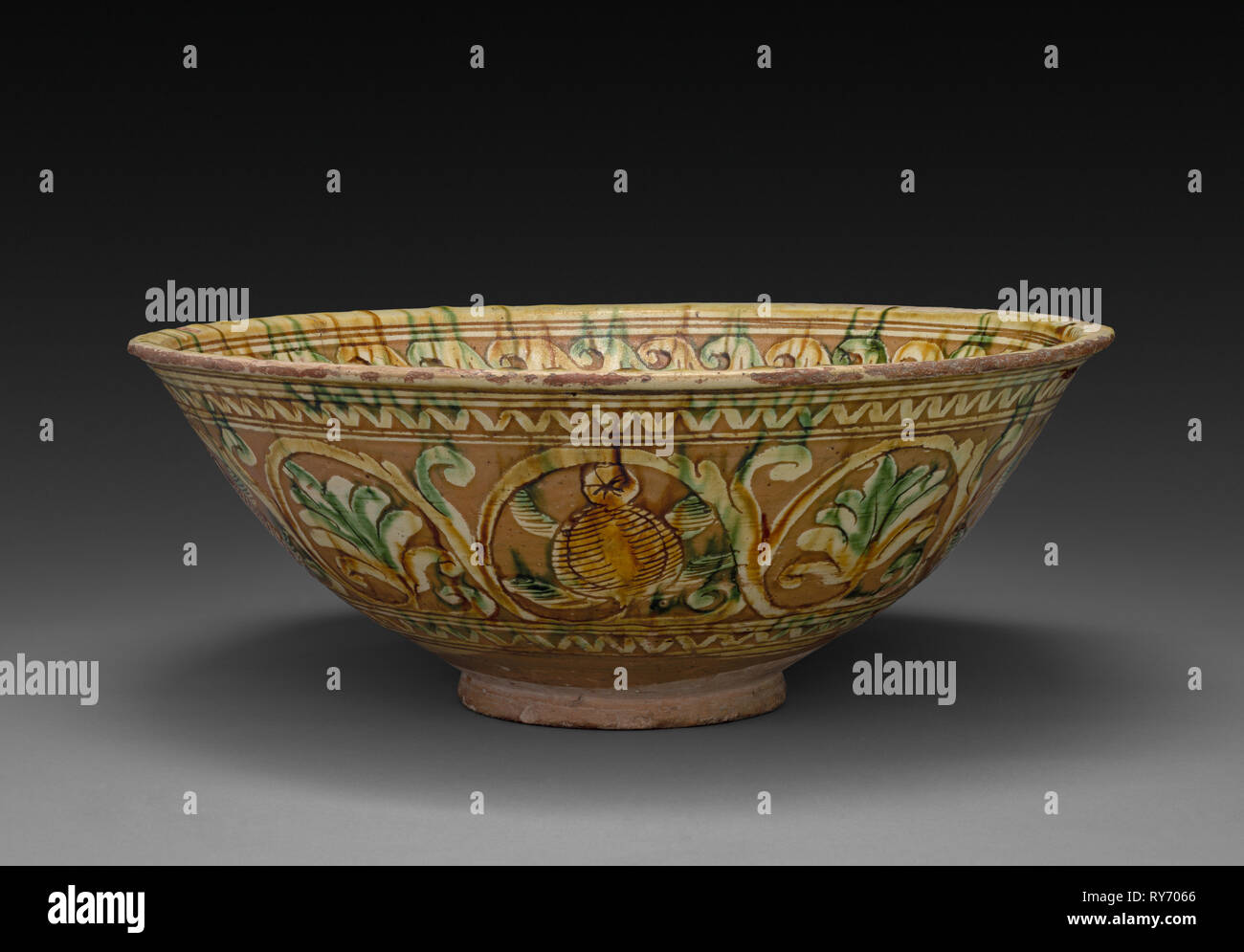 Bowl, early 1500s. Italy, early 16th century. Reddish earthenware ...