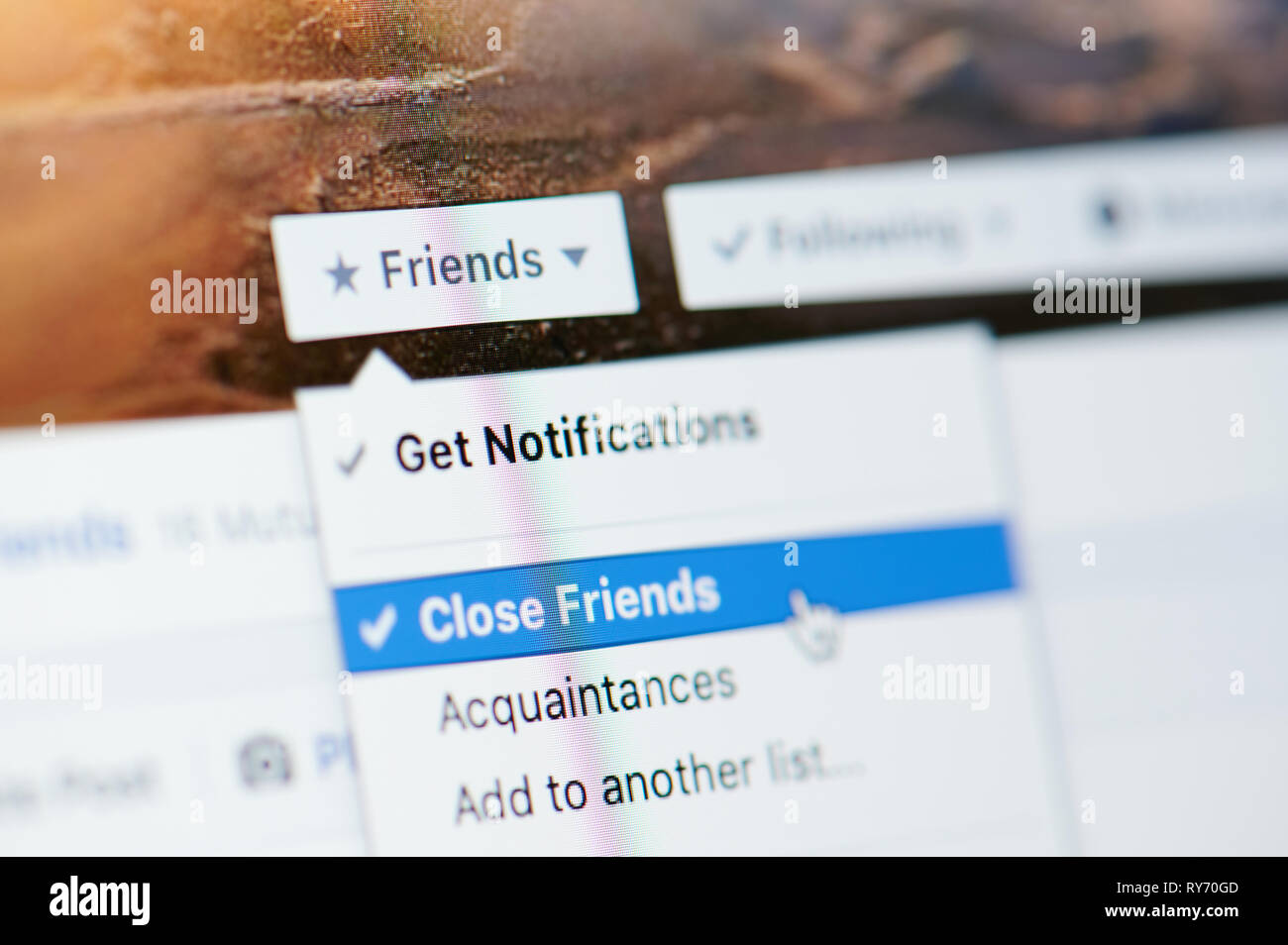 New york, USA - march 11, 2019: Get Notification for close friends list ...