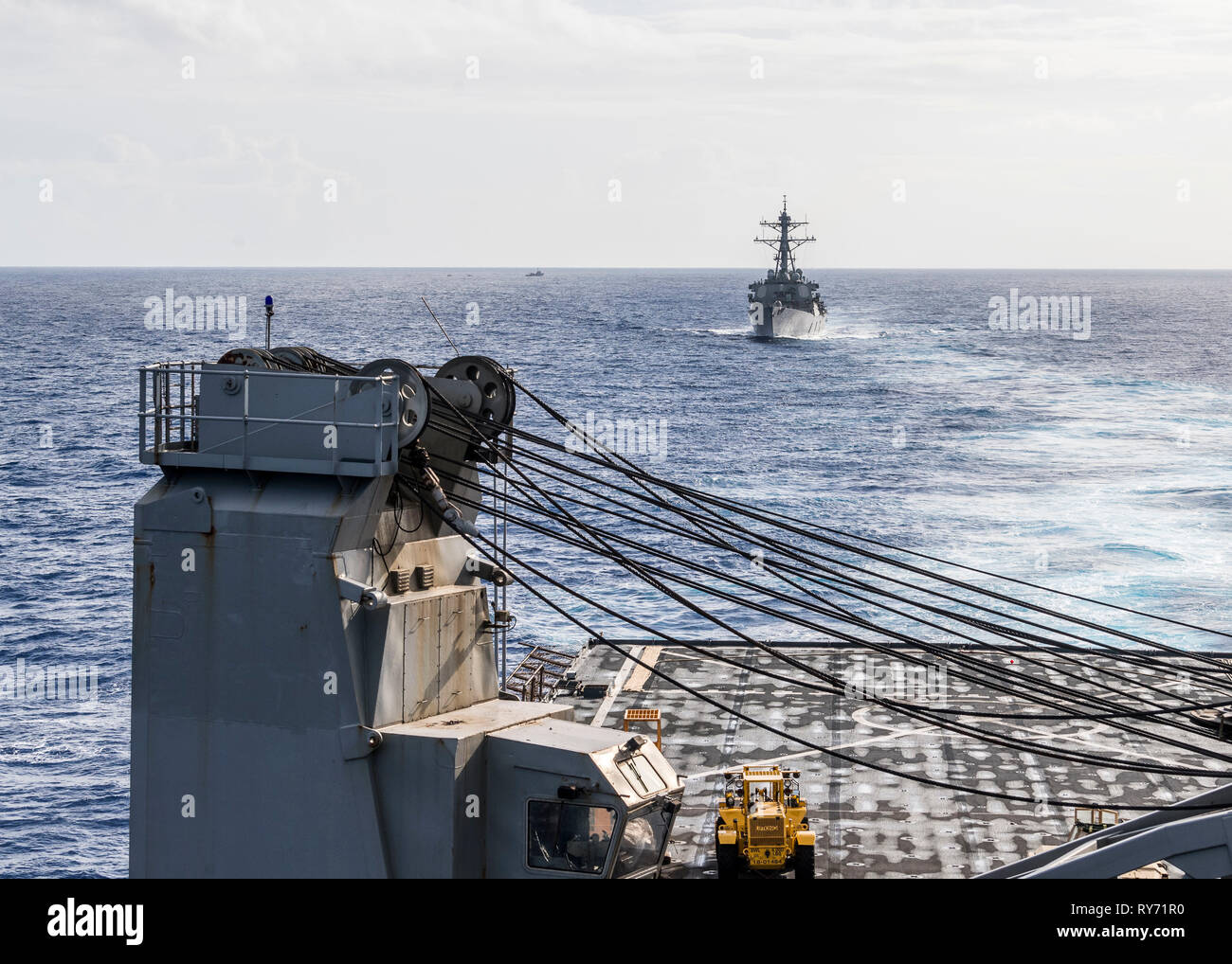 190311-N-WI365-1051 PACIFIC OCEAN (March 11, 2019) – The Arleigh Burke ...