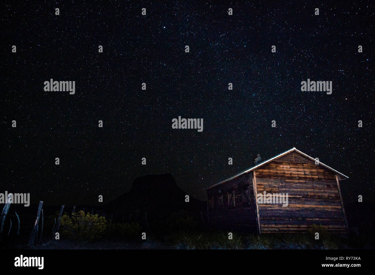 Dark skies farm shed hi-res stock photography and images - Alamy