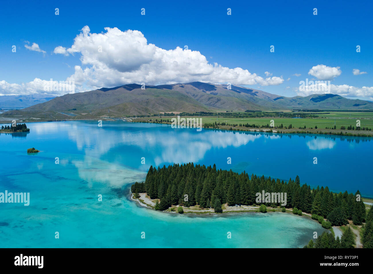 Lake Ruataniwha and Benmore Range, Mackenzie Country, South Island, New ...
