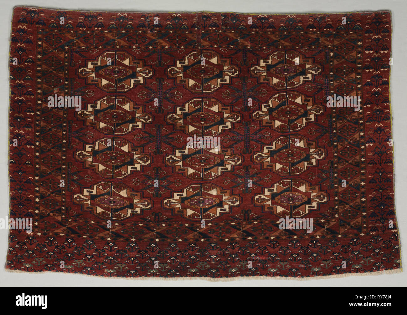 Saryk tribe of the turkmen people hi-res stock photography and images ...