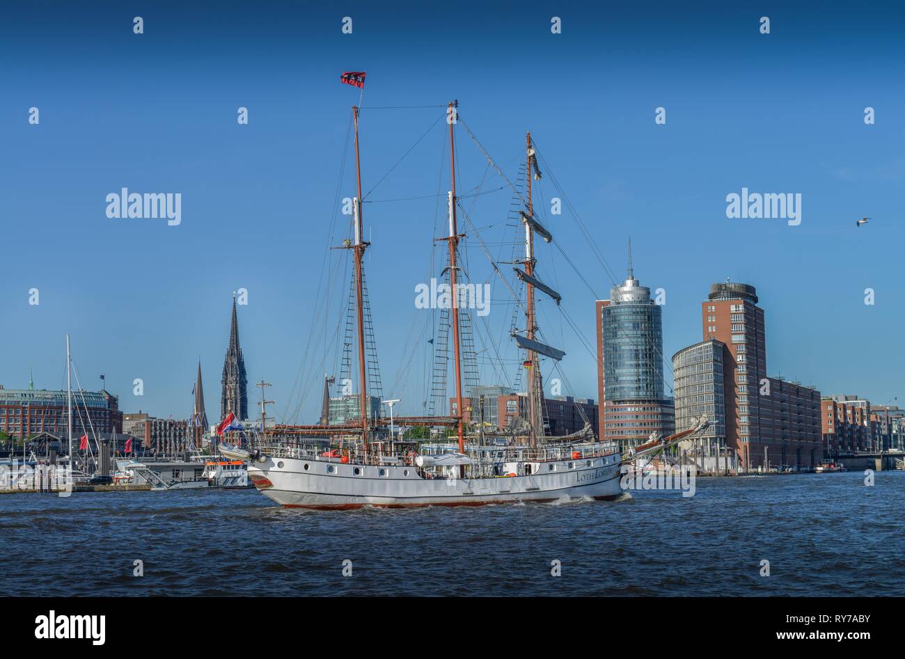 Three master ship hi-res stock photography and images - Alamy