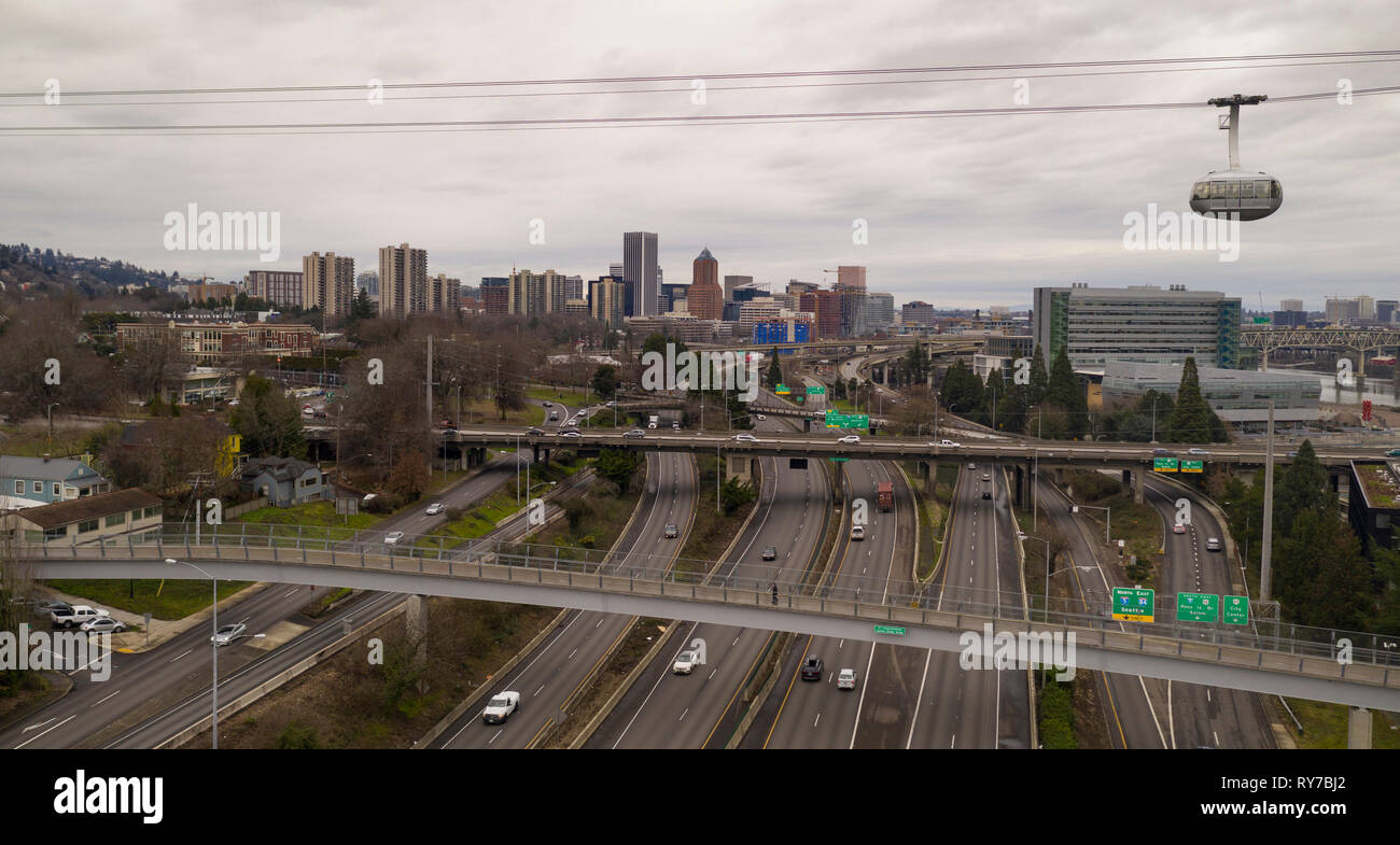 Aerial tram tower hi-res stock photography and images - Alamy