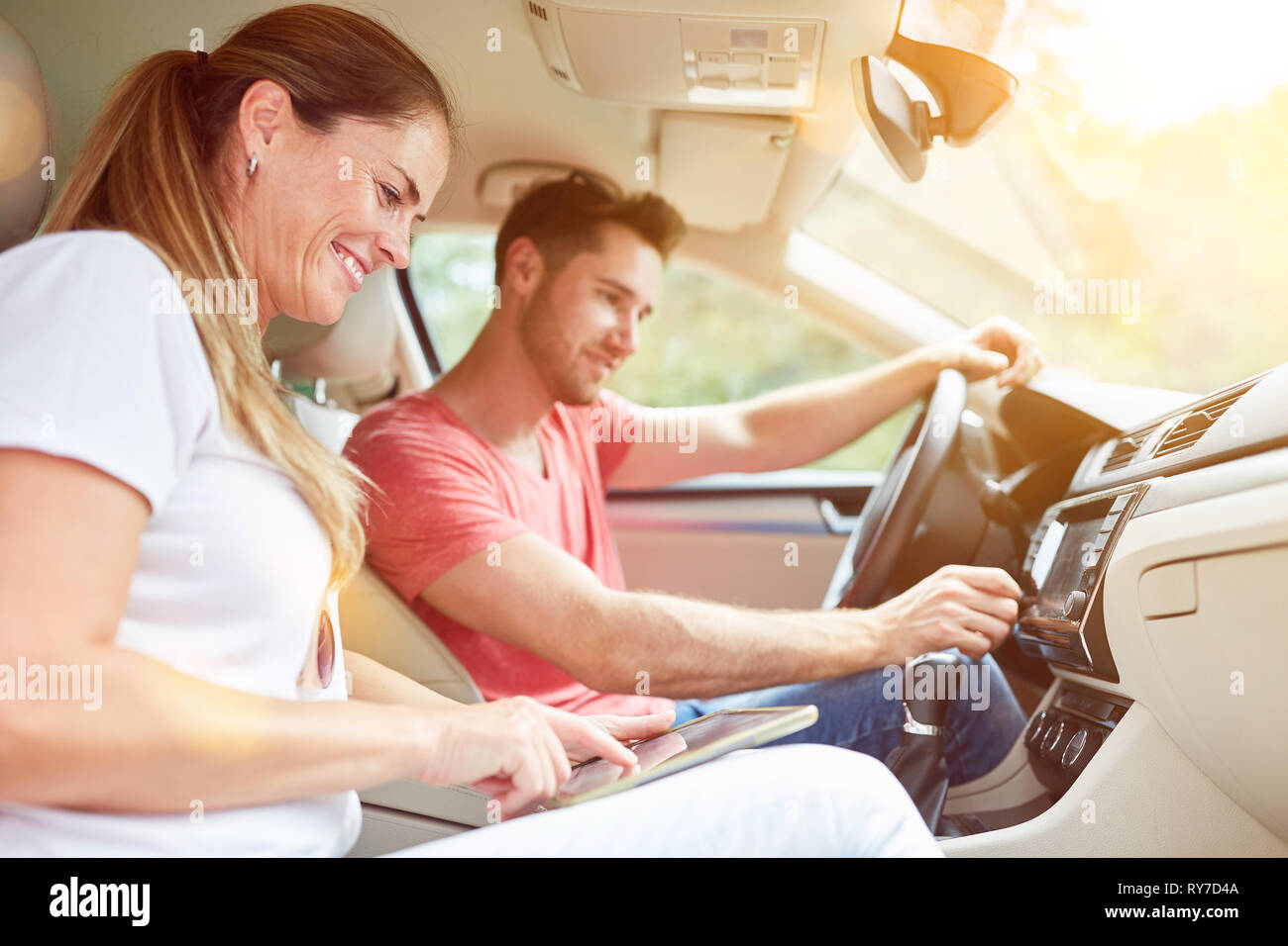 Family computer system hi-res stock photography and images - Alamy