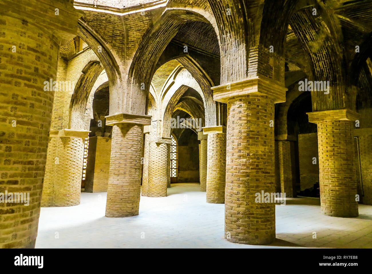 Isfahan Masjed-e Jameh Mosque Leaning Old Brick Pillars and Ceiling ...