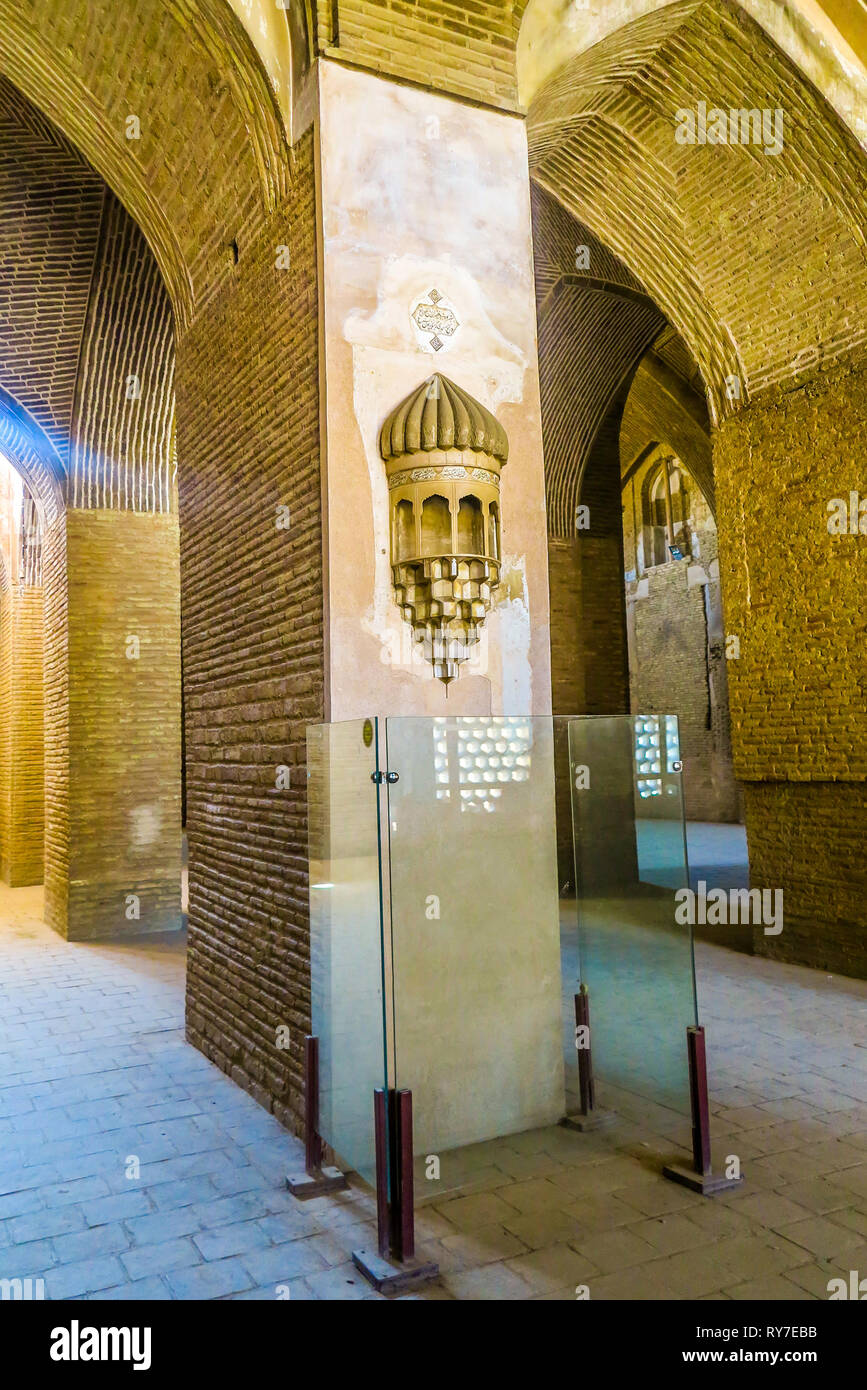 Isfahan Masjed-e Jameh Mosque Old Brick Pillars and Ceiling Stock Photo ...