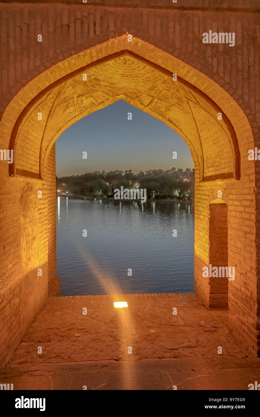 Isfahan Allahverdi Khan Si-o-Seh Pol 33 Arches Bridge Zayandeh Rood ...